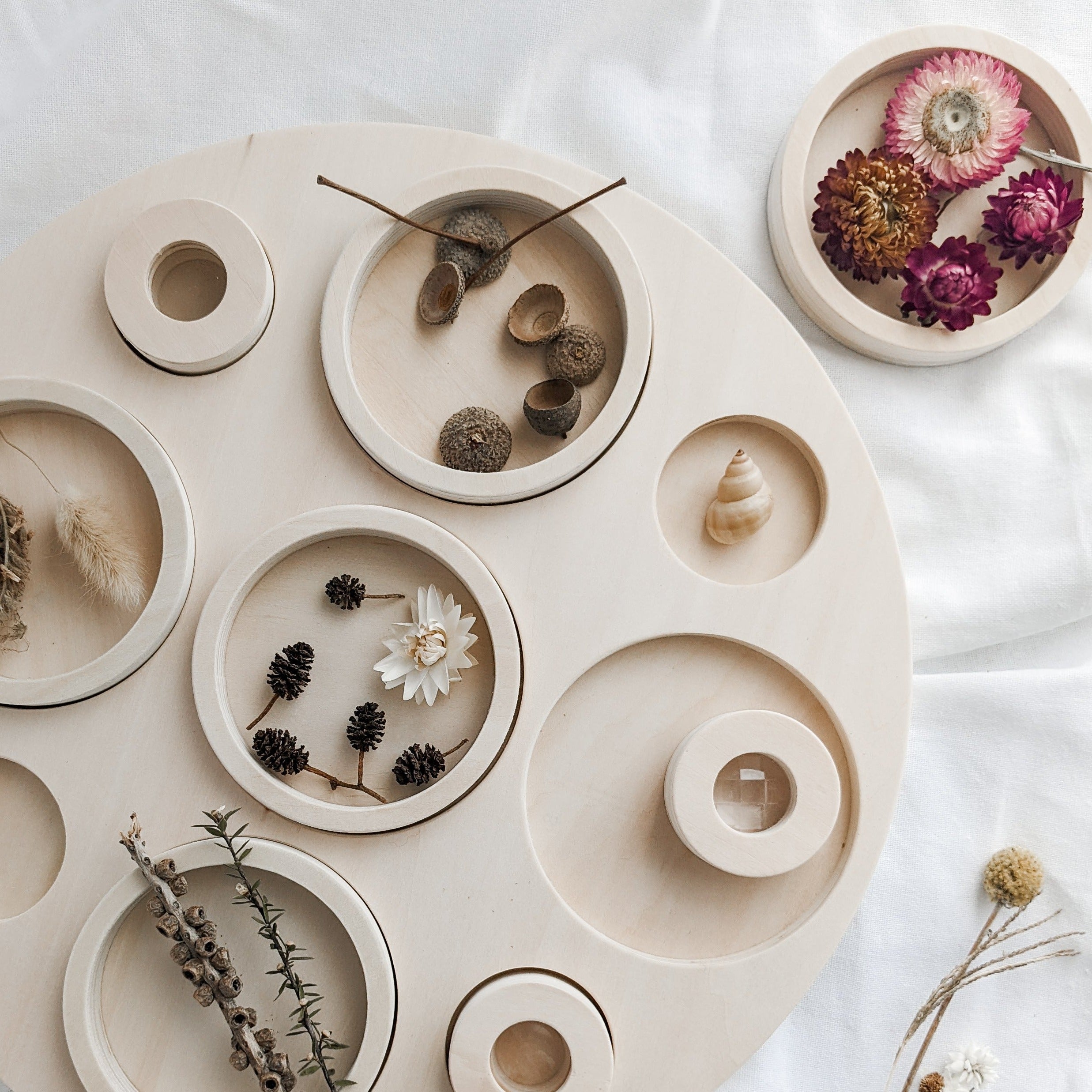 Wooden Sensory Exploration Tray with Magnifying Blocks – Fairplay