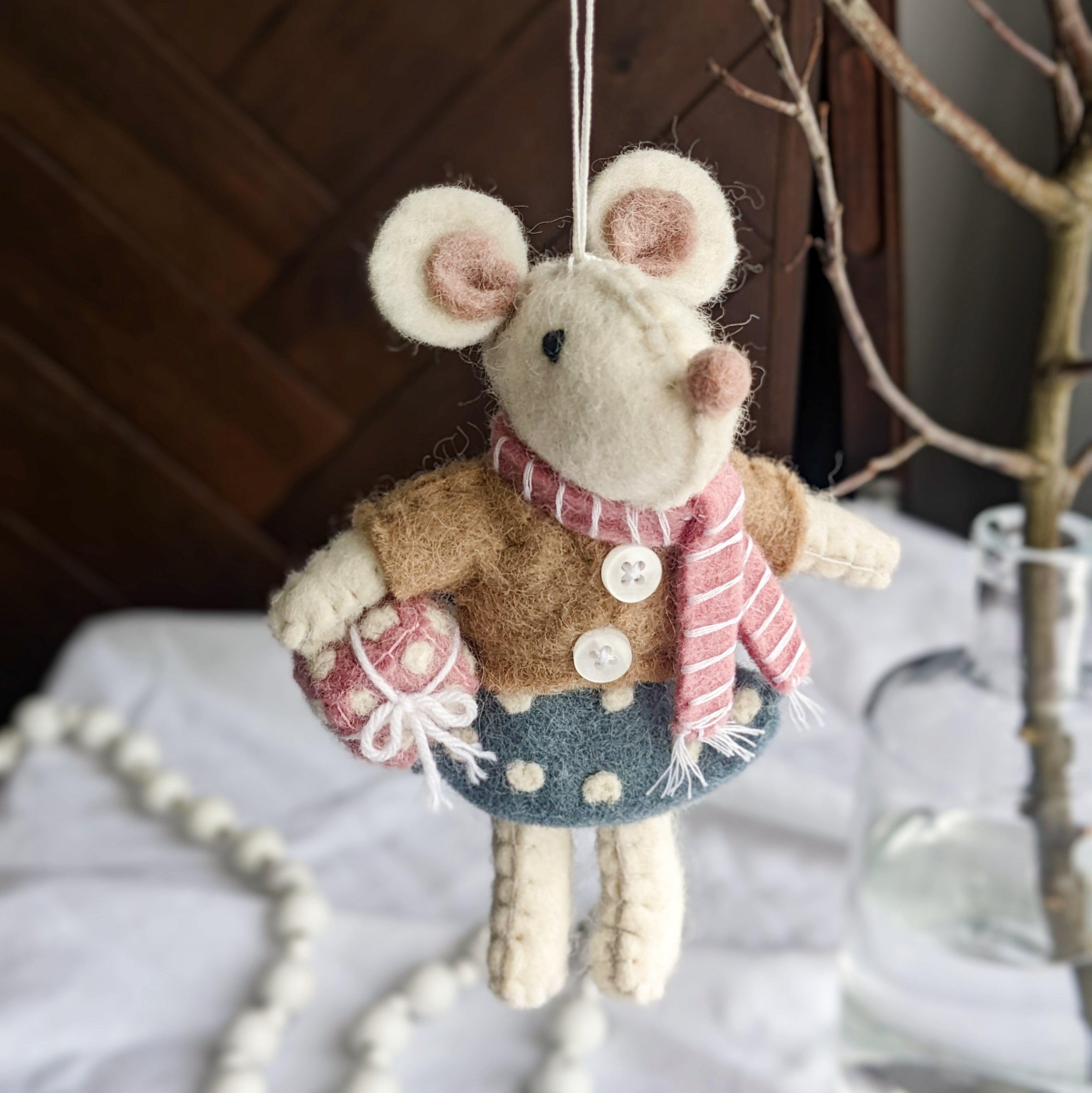 Christmas Decor - Felt Mouse with Present | 2 Variants – Fairplay